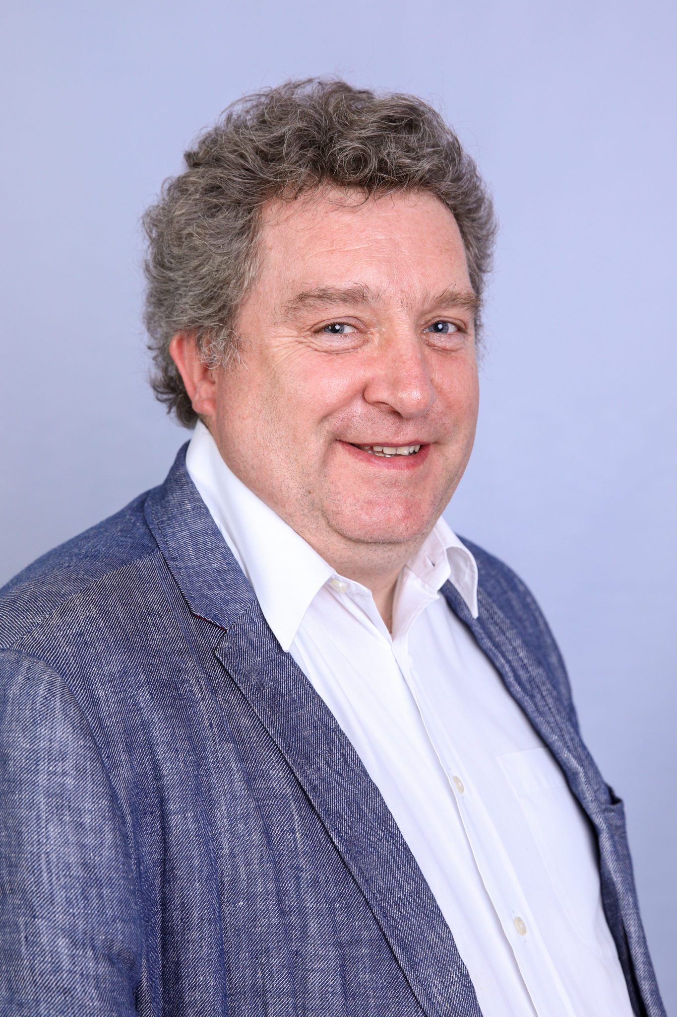 Lindsay Davidson - Embassy International School